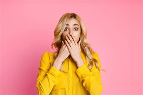 Premium Photo The Image Shows A Young Woman With Long Blonde Hair