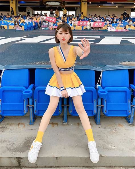 中信啦啦隊美型女神「陳波波」逆天的甜美與活力，還有超曼妙身體曲線，心動一百分！ Infohim Beemen ｜ 潮人生活週間