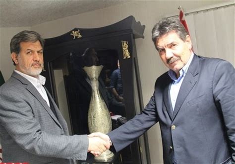 قرارداد سرمربیگری اولیویرا با تراکتورسازی امضا شد عکس تسنیم