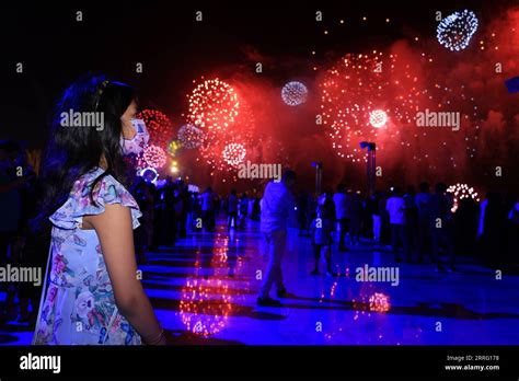 220503 Jeddah May 3 2022 People Watch Fireworks Show In North