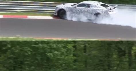 신형 쉐보레 카마로 뉘르부르크링 시험 주행 중 추돌사고