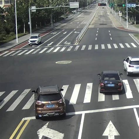 荣成：这四处地方容易闯红灯违法车牌机动车