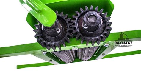 Комплект резервни валове и части за ръчна гроздомелачка 21200067 Резервни части консум