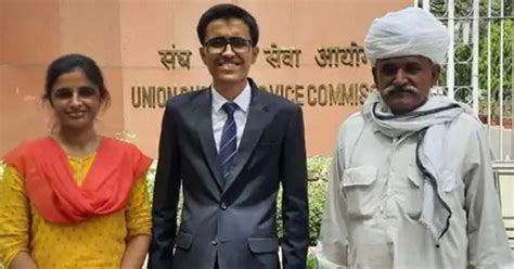 मजदूर अनपढ़ मां बाप का होनहार बेटा पहले Iit और अब बना Ias अफसर कोचिंग