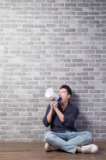 Micro Agression Banque Dimages Et Photos Libres De Droit Istock