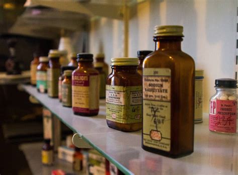 Mumbai Anti Narcotics Cell Seizes 300 Codeine Based Cough Syrup