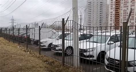 АвтоВАЗ наконец одумался. Сколько стоит новенькая Лада в автосалоне в ...