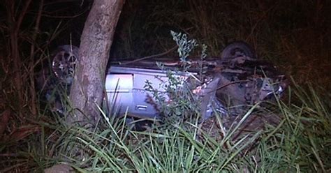 G1 Motorista Bate Em Poste E Capota Carro Na Br 101 No Es Notícias