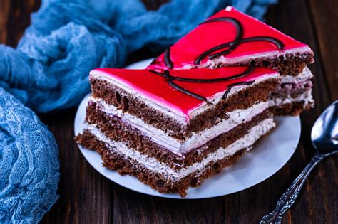 홍차 한 잔과 수제 빵집이있는 접시 나무 테이블에 비스킷 갈색에 대한 스톡 사진 및 기타 이미지 갈색 꿀 노랑 Istock