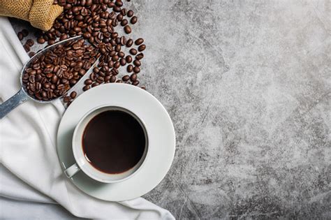 오래된 부엌 테이블에 배경 커피 컵과 콩 텍스트의 카피스페이스가 있는 정상 보기 갈색에 대한 스톡 사진 및 기타 이미지 갈색 고풍스런 구이 Istock