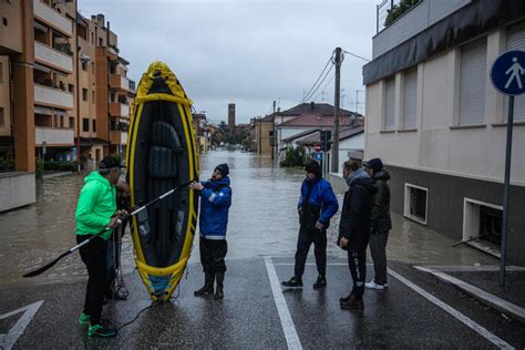 Maltempo In Emilia Romagna Allerta Rossa E Scuole Chiuse Il Cdm Sull Emergenza Salgono A