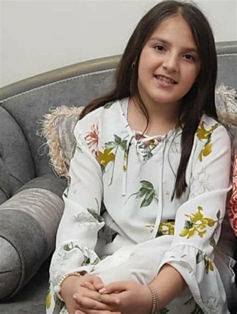 زن زندگی آزادیمهسا امینینیکا شاکرمی Mhsanyka Twitter