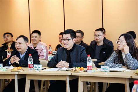 彭鸿斌博士与学校工程团队亲切座谈 泰山科技学院——全国前三 山东第一华东唯一全员书院制大学