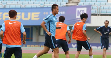 김신욱 가볍게 드리블