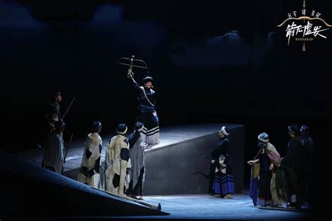 舞台剧箭无虚发西昌首演 导演罗威力求将长征精神传递给每一个观众 凉山 帮扶 演出照