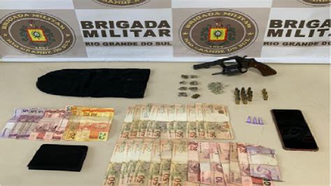 1ºbpm Prende Indivíduos Por Tráfico De Drogas Em Porto Alegre Brigada