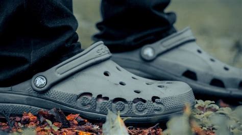Do Crocs Make Your Feet Smell Yes Here S What To Do
