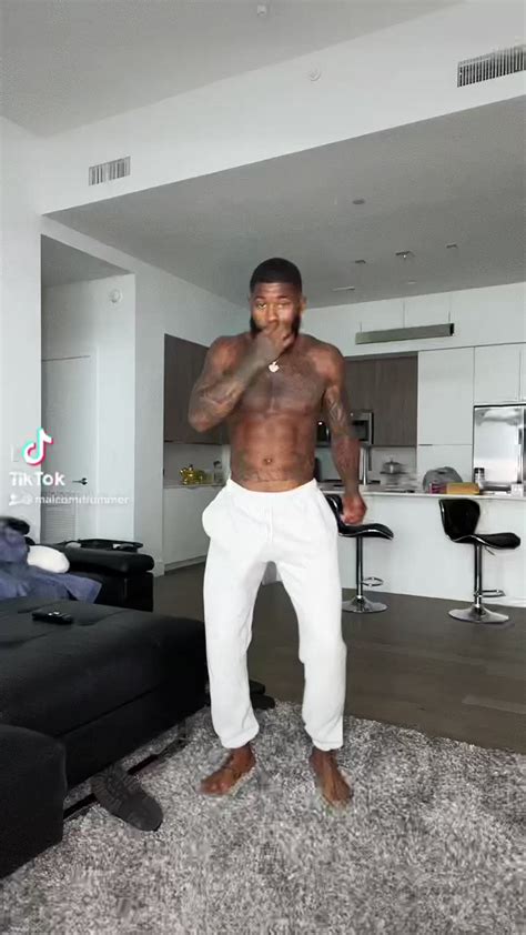 Malcom Drummer Top 0 3 On Twitter When You See That Big Booty Girl