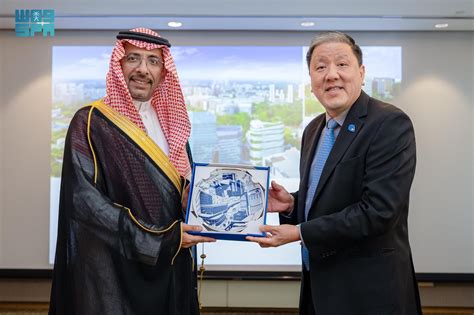 اقتصادي وزير الصناعة والثروة المعدنية يبحث تعزيز التعاون مع كبرى