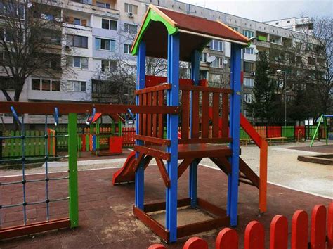Детската площадка