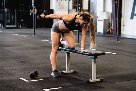 Dumbbell Triceps Kickback 3 Proven Benefits And How To Do Them