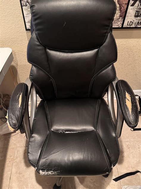 27 Peculiarly Worn Down Items Know Your Meme