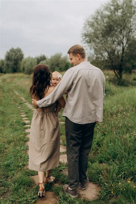 Семейная фотосессия с ребенком на природе In 2024 Photography Poses