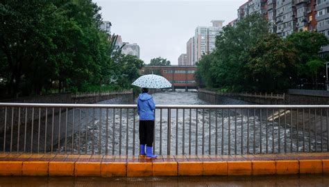 Dos Fallecidos Y 100000 Evacuados Tras Fuertes Lluvias En China Zona