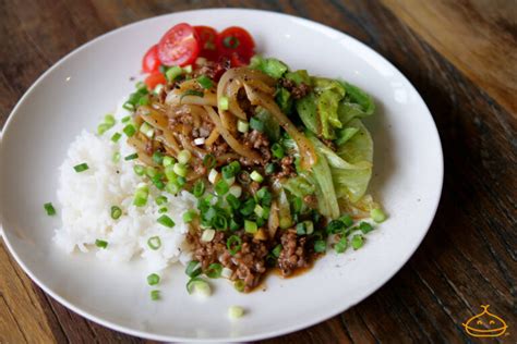 ひき肉とレタスのうまだれ飯 │ フードスタイリスト マロン オフィシャルサイト