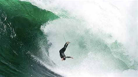 The Hub 10292009 Surfer