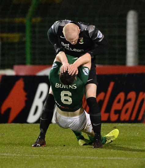 Photos Capture Glentoran Goalkeeper S Moment Of Madness In League