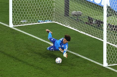 Fifa Wc Robert Lewandowski Misses Penalty Mexico Poland Play Out