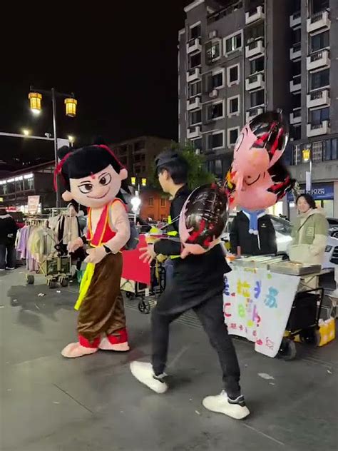 保安把我气球🎈拿走了…😭 快成长计划 哪吒 影画演绎未来之星 哪吒三头六臂打工记 快手热点 O40300129 Youtube