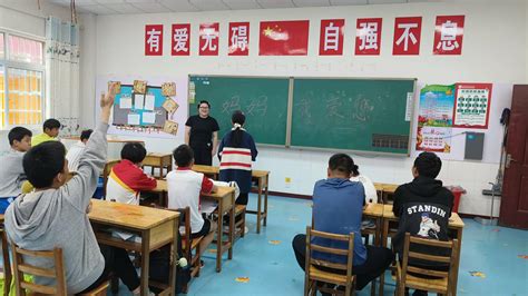 慈利县特殊教育学校开展“妈妈，我爱您”母亲节感恩教育活动礼物贺卡手工