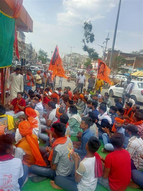 सद्बुद्धि के लिए बजरंग दल के द्वारा किया गया हनुमान चालीसा पाठ ️पार्टी
