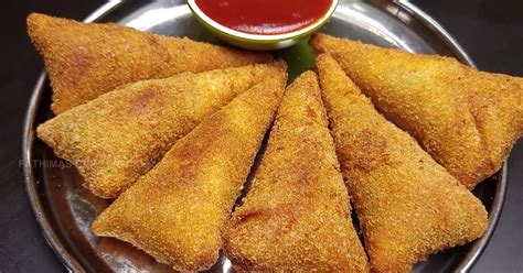 ബ്രഡ് ഉണ്ടെങ്കിൽ വളരെ എളുപ്പത്തിൽ തയ്യാറാക്കാം ഒരു സ്പൈസി പലഹാരം
