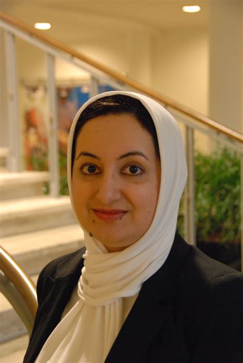 معرفی دکتر زهره زاهدی دارنده لوح افتخار جایزه رساله دکتری یوجین