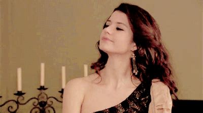 Beren Saat in Aşk ı Memnu episode 22 Tumbex