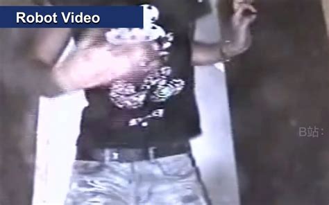 359期：男子拉起上衣擦眼泪，对面警员直接开2枪击中男子 警情时刻 警情时刻 哔哩哔哩视频