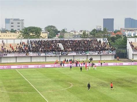 Laga Persita Vs PSS Nyaris Berakhir Tak Kondusif Ada Suporter Mau Masuk Lapangan