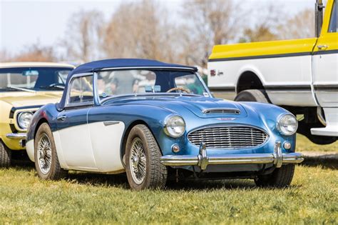 20 Classic Roadsters With Funky Designs That Turn Heads My Car Makes