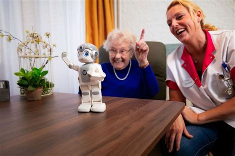 Bas De Ruiter Op Linkedin Zorgrobot Zorginnovatie Dementie