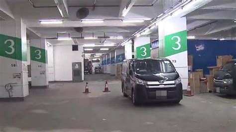 觀塘工廈男子駕電動滑板車撼客貨車 頭部受傷昏迷送院 Am730