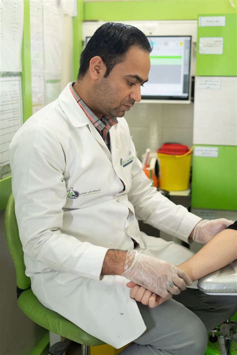 تیم آزمایشگاه آزمایشگاه دکتر سلیمانی