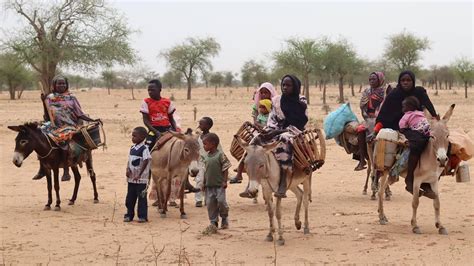 Sudan Conflict Sudanese Fleeing Clashes Flood Port City Borders With
