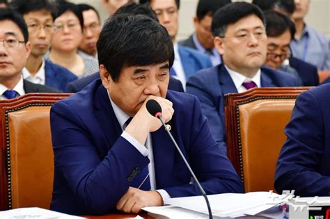 생각에 잠긴 한상혁 방송통신위원장 노컷뉴스