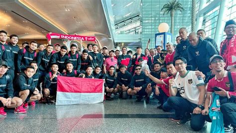 Tiba Di Doha Timnas Indonesia U 23 Disambut Ultras Garuda
