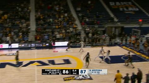 放在nba也绝对炸裂！ncaa惊现后场发球超远高难度空接绝杀！ 直播吧