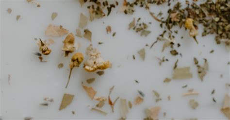 Cbg 오일 건조한 질감 고치다 기름 기와 대체 의학 드라이플라워 디저트 라벤더 마른 잎 말린 식물 말린 허브 무독성 미니멀리스트 박하 밝은 톤