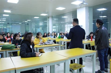 人文与艺术学院邀请周曙教授来校讲学 院部动态 南昌工学院